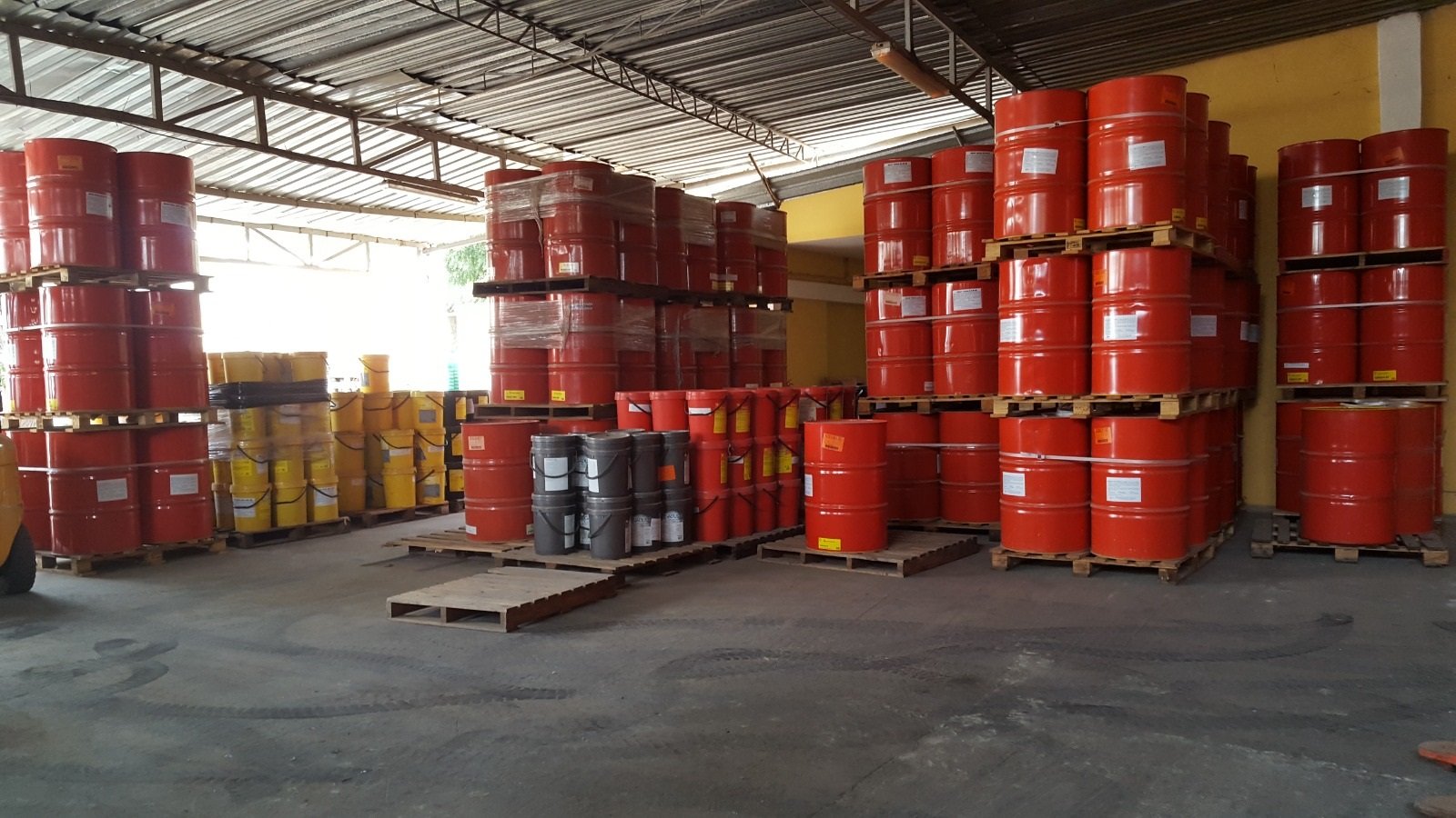 the best oil in Angola. shell oil for every needs.